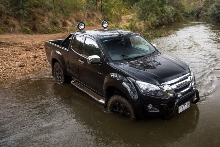 Xe Isuzu D-Max