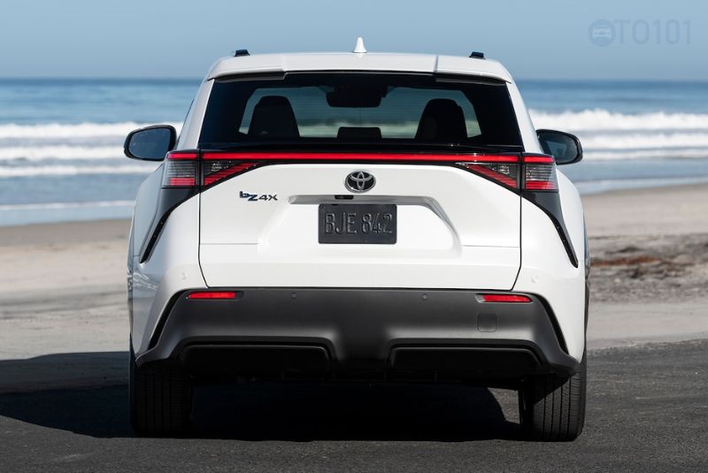 Xe Toyota BZ4X EV Nhật Bản